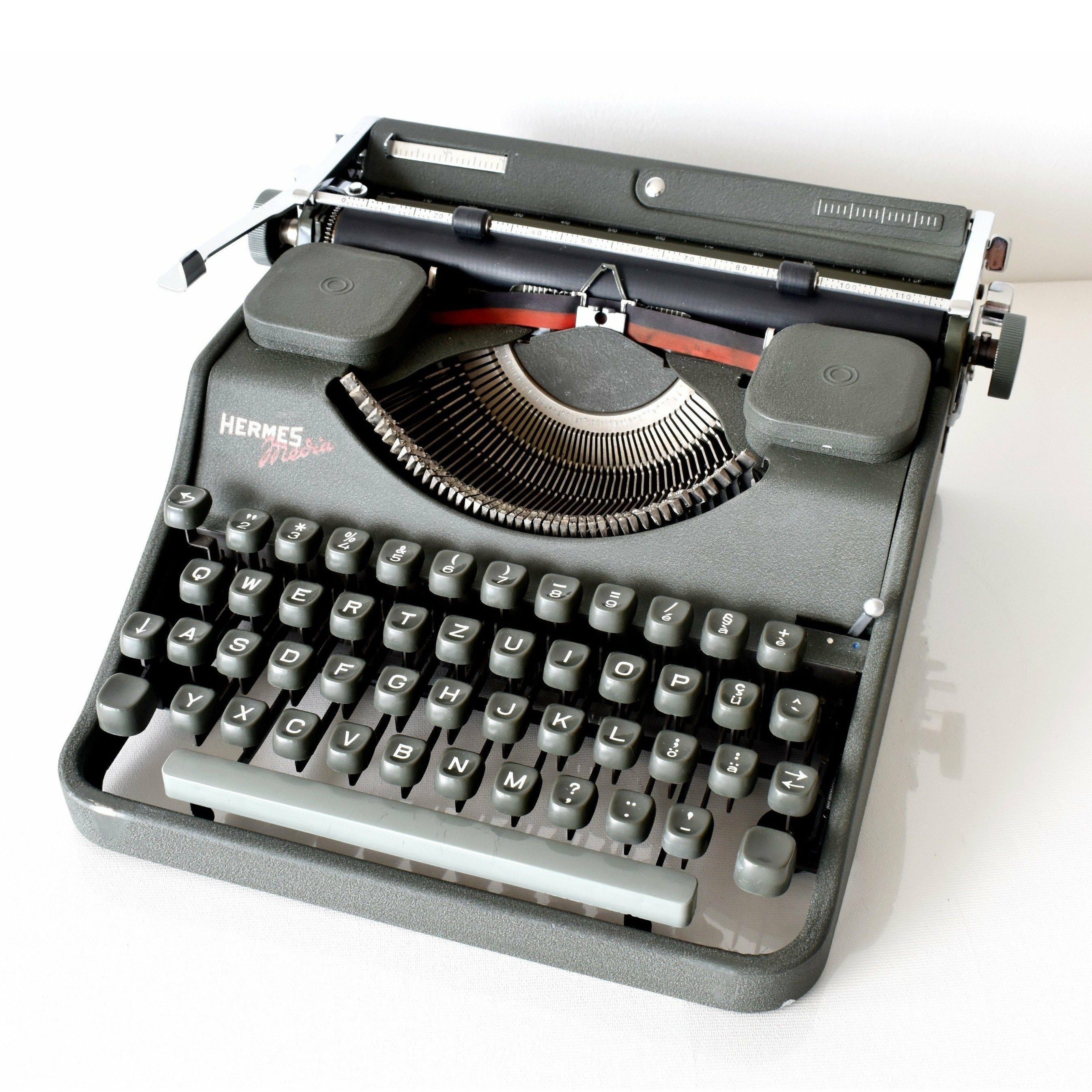1954 Hermes 2000 Typewriter Elite typeface – Amsterdam Typewriter